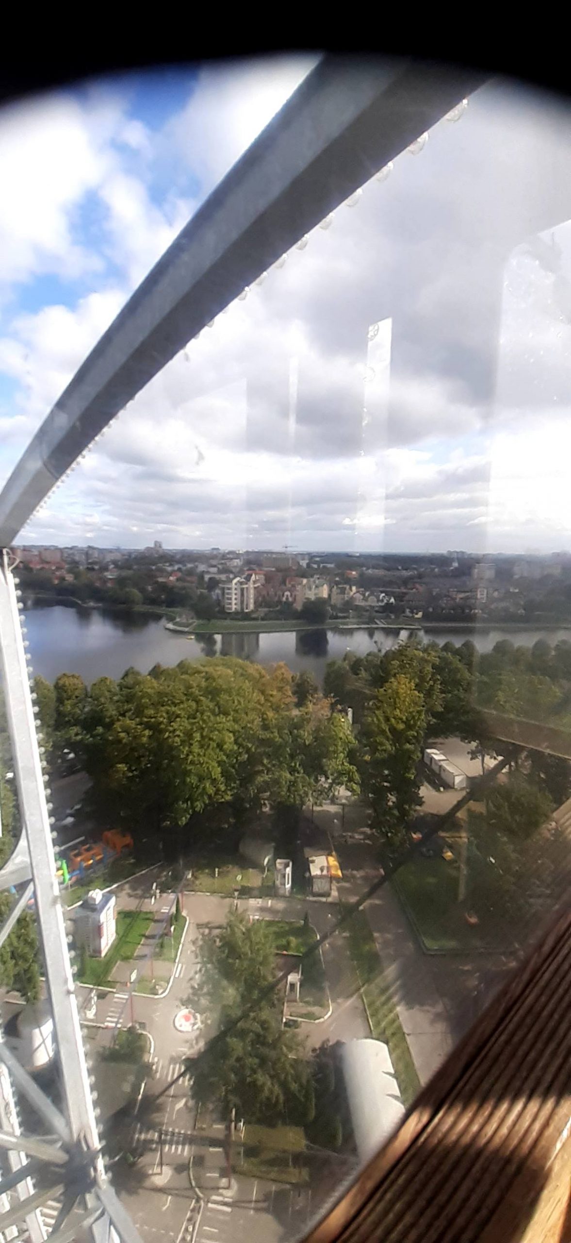 Kaliningrad Ferris Wheel at Youth Park - Expat in Kaliningrad, Russia